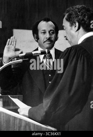 Broward County Circuit Court Judge Larry Seidlin gestures during the ...