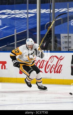 Pittsburgh Penguins right wing Bryan Rust (17) during a hockey game ...