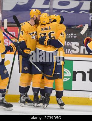 Nashville Predators left wing Michael Bunting (58) plays the Colorado ...