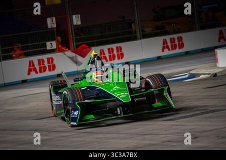 Formula E, Great Britian, London, July 2025. Dan Ticktum (#33), Cupra ...