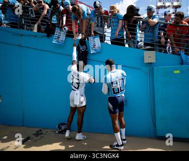 Tennessee Titans wide receiver Bryce Oliver (80) against the Tampa Bay ...