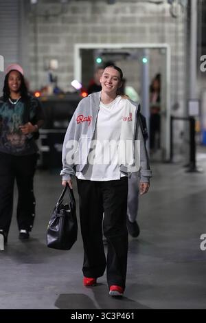 Dallas Wings guard Paige Bueckers (5) and teammate center Luisa ...