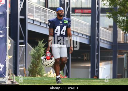 New England Patriots linebacker K'Lavon Chaisson (44) recovers a fumble ...