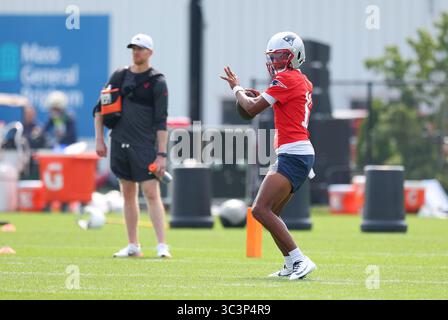 New England Patriots quarterback Joshua Dobbs (11), defensive lineman ...