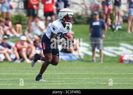 New England Patriots cornerback Alex Austin (28) follows play during ...