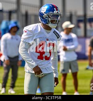 New York Giants safety Raheem Layne (43) warms up before playing ...