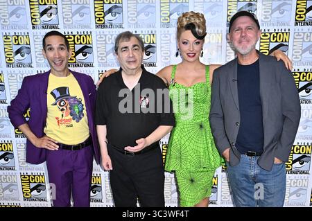 Rich Koz beim Photocall zu MeTVs Svengoolie & the Sven Squad Make Their ...