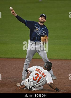 Tampa Bay Rays infielder Brandon Lowe makes a play during a baseball ...