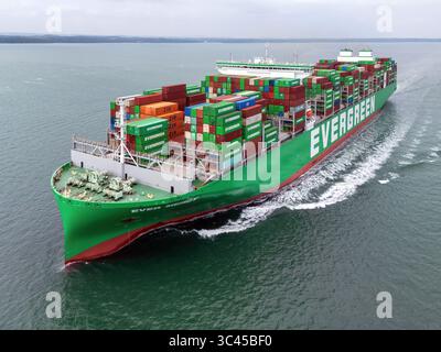 Ever Mercy, a container ship operated by Evergreen Stock Photo - Alamy