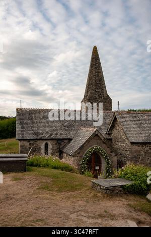 The church of St Enodoc, near Wadebridge, Cornwall, UK Stock Photo - Alamy