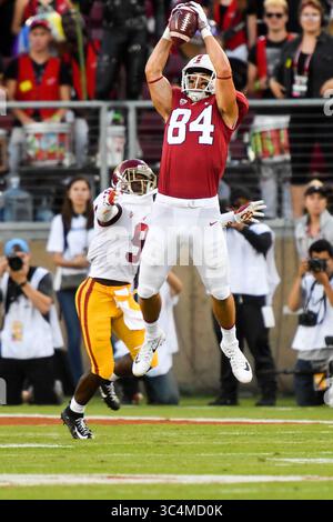 Stanford Cardinal tight end Colby Parkinson (84) warms up before an ...