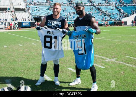 Tennessee Titans linebacker Will Compton defends against the Minnesota ...