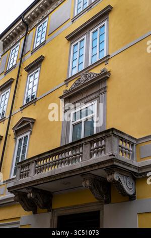 Simple form of Italian architecture in Trieste, Italy Stock Photo - Alamy