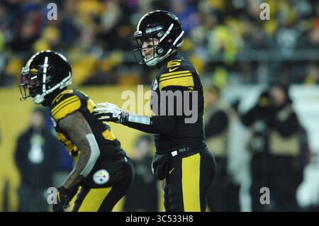 December 15th, 2019: Delvin Hodges #6 during the Pittsburgh Steelers vs ...