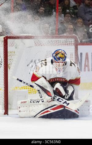 Florida Panthers goaltender Sergei Bobrovsky (72) defends the goal ...