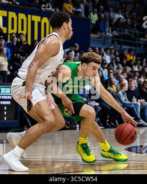 Oregon guard Chris Duarte (5) during the second half of an NCAA college ...