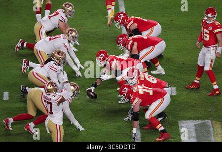 The Kansas City Chiefs line up across from the New York Giants at the ...