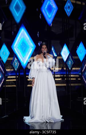 Idina Menzel performs at the Oscars on Sunday, Feb. 9, 2020, at the ...