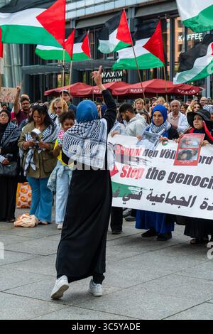 Stop Starving Gaza - Pro Palestinian Pots and Pans demonstration in ...