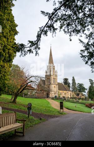 Batsford Arboretum Cotswold autumn Cotswolds flowers trees leaves red ...