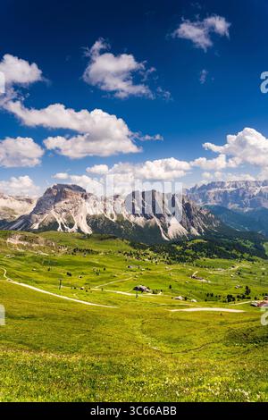 Impressive sharp peaks of the Odle mountain massif (Geisler Group ...