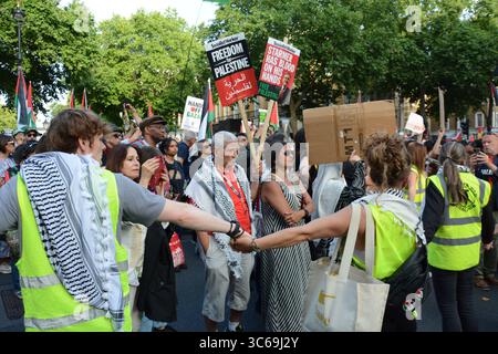 Stop Starving Gaza - Pro Palestinian Pots and Pans demonstration in ...