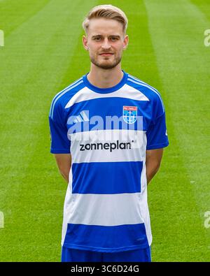 Zwolle - Simon Graves of PEC Zwolle during a friendly match in ...