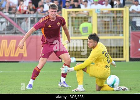 Evan Ferguson of AS Roma scores his goal during the serie A Enilive ...