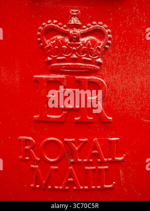 Royal mail box, Queen Elizabeth Stock Photo - Alamy