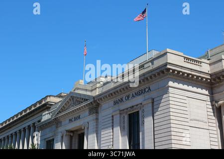 PNC bank building in historic Georgetown, Washington DC Stock Photo - Alamy