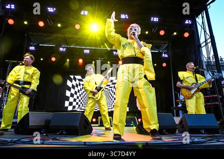 L-R: Gerald Casale, Josh Hager, Mark Mothersbaugh, Bob Mothersbaugh of ...
