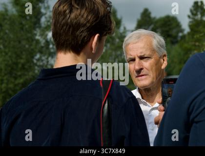 Norway's Prime Minister Jonas Gahr Støre, right, and EU President ...