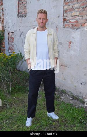Maximilian Maxi Arland beim SCHLAGER BEACH OPEN AIR am KUFA-Beach in ...