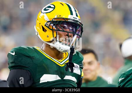 Green Bay Packers linebacker Isaiah McDuffie (58) lines up against the ...