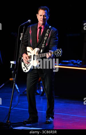 Fort Lauderdale, USA. 02nd Aug, 2025. Chris Isaak performs in Fort ...