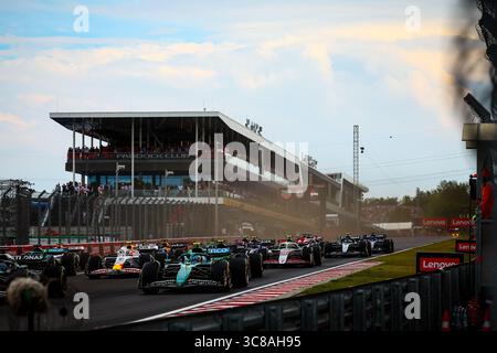 Start of the race during the 2025 Formula 1 Grande Premio de Sao Paulo ...