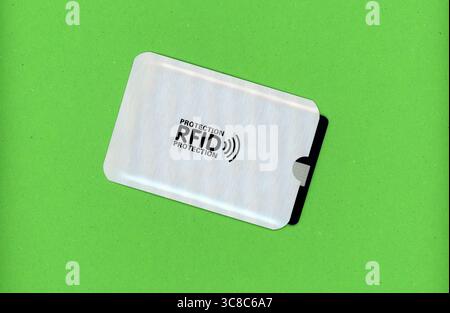 RFID protection blocking card sleeve faraday cage Stock Photo - Alamy
