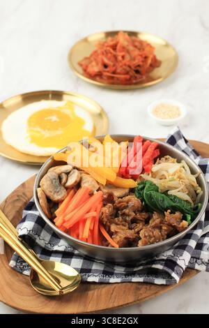 Korean food, snack, gimbap, bulgogi, rice bowl, bibimbap, stir-fried ...