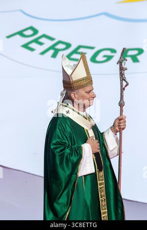 Pope Leo XIV arrives to celebrate Mass on the Day of the Epiphany of ...
