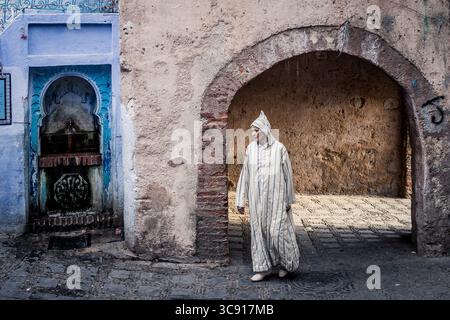 Traditional cultural scenes from around the Souk markets of Morocco ...