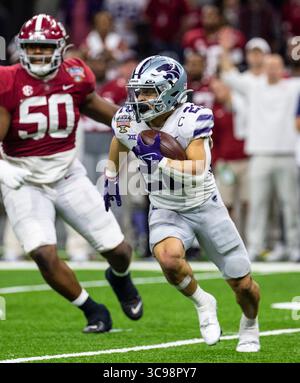 Kansas State running back Deuce Vaughn (22) runs against Texas during ...