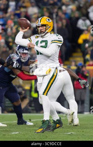 Green Bay Packers and Tennessee Titans helmets with Super Bowl Vince ...