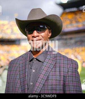 Pittsburgh, PA, USA. 13th Nov, 2022. Juwan Johnson (83) during the ...