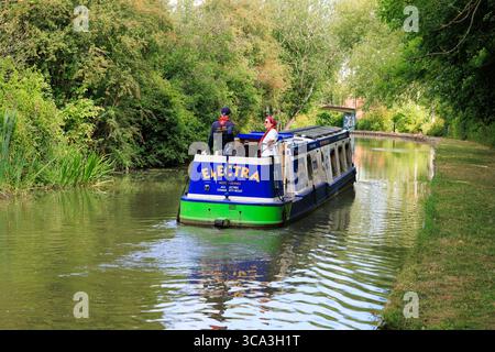 Electra, electric community boat, canal barge rides in green ...