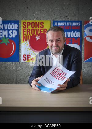 THE HAGUE – SP leader Jimmy Dijk will give a speech during the campaign ...