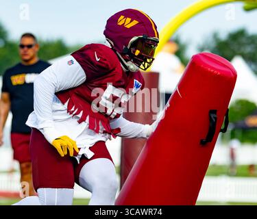 Washington Commanders defensive tackle Javon Kinlaw (99) in action ...