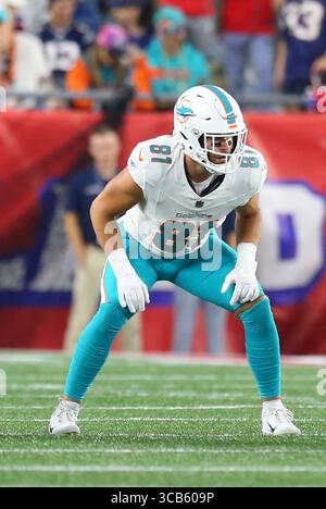 Miami Dolphins tight end Durham Smythe (81) warms up before an NFL ...