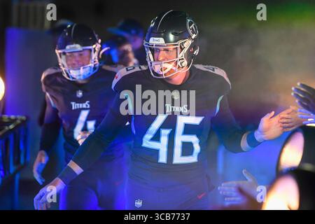 Tennessee Titans long snapper Morgan Cox (46) warms up prior to an NFL ...