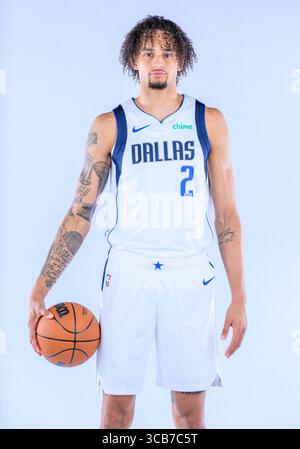 Dallas Mavericks center Dereck Lively II (2) shoots against New York ...