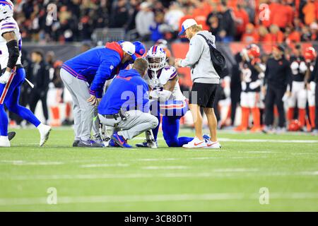 Buffalo Bills linebacker Terrel Bernard (8) runs with the ball after an ...
